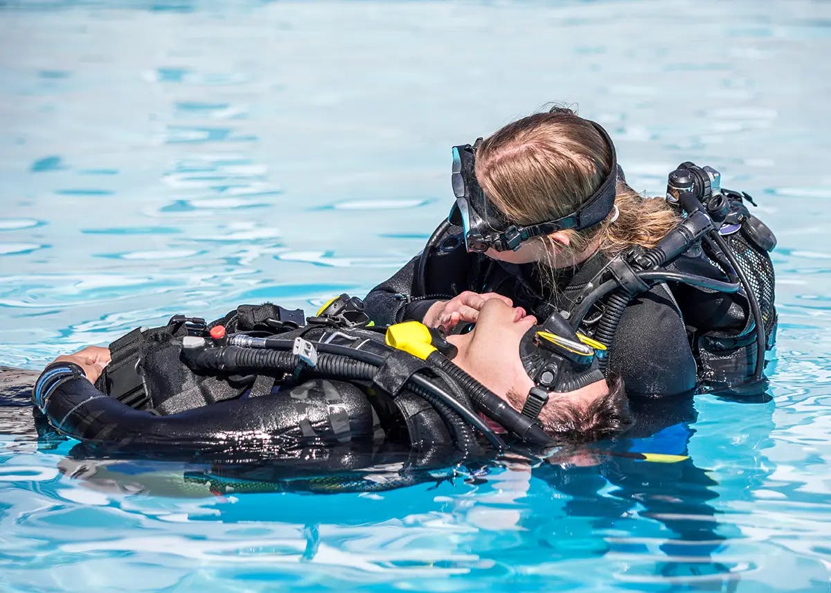 Decompression illness symptoms not to ignore after diving | Dive Pacific