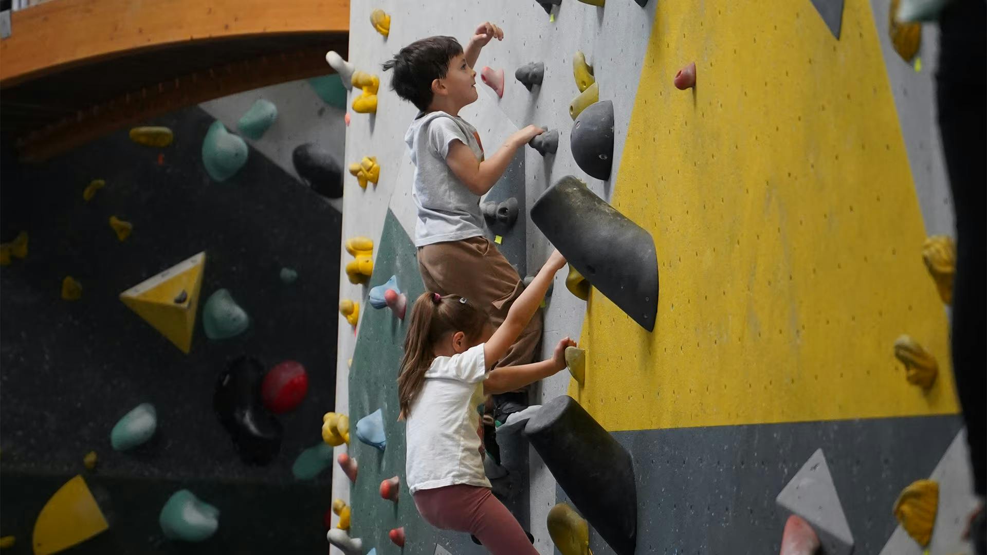 École d'Escalade | Cours Enfants & Ados à Montpellier | Boulder Line