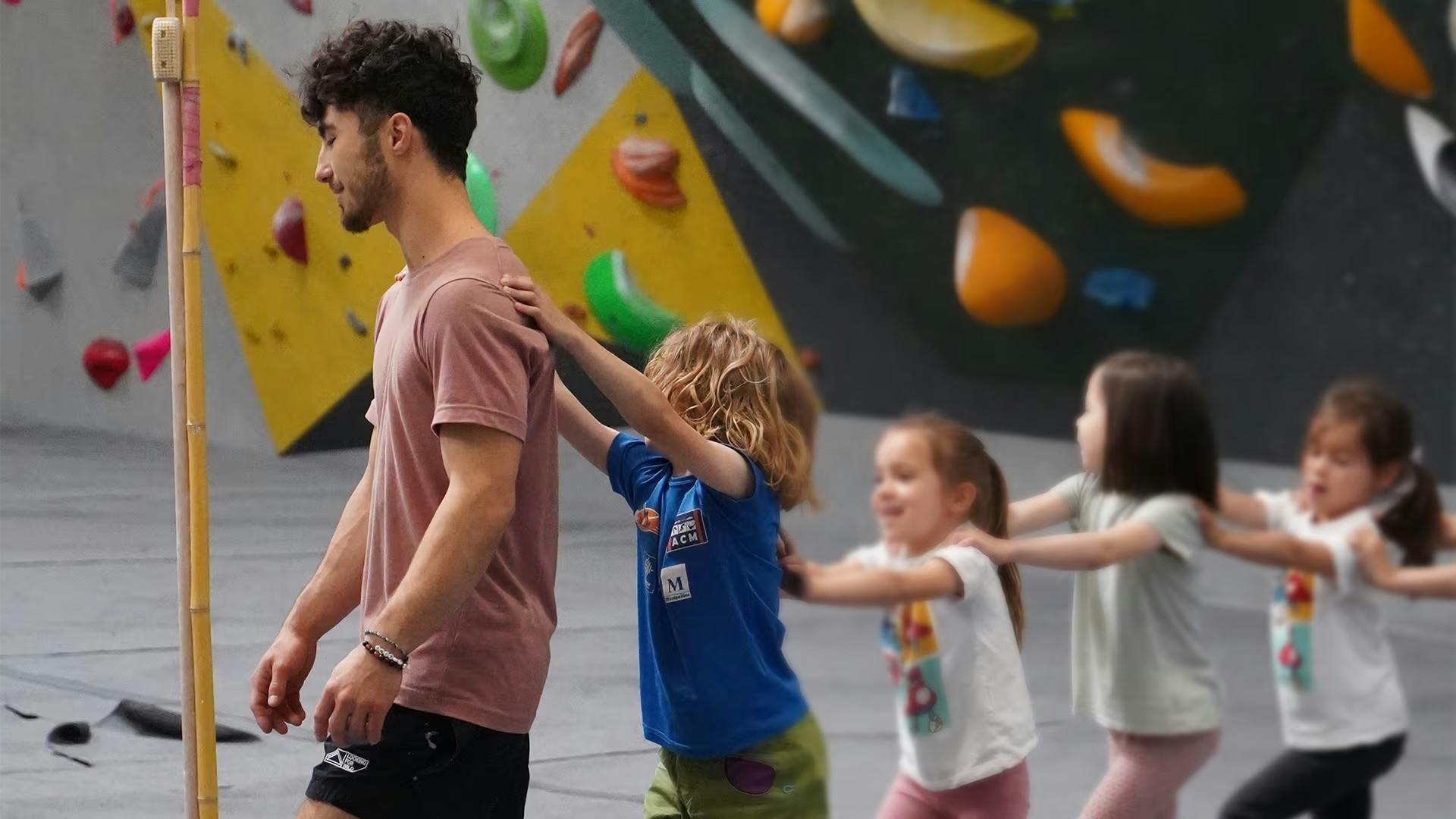 École d'Escalade | Cours Enfants & Ados à Montpellier | Boulder Line