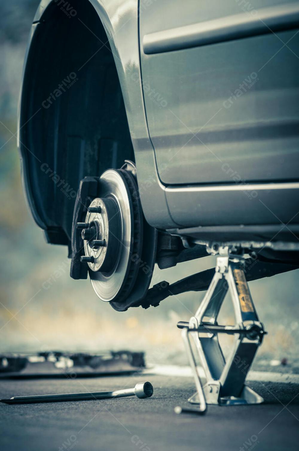 Car tire change emergency roadside | Fotos Premium [download]